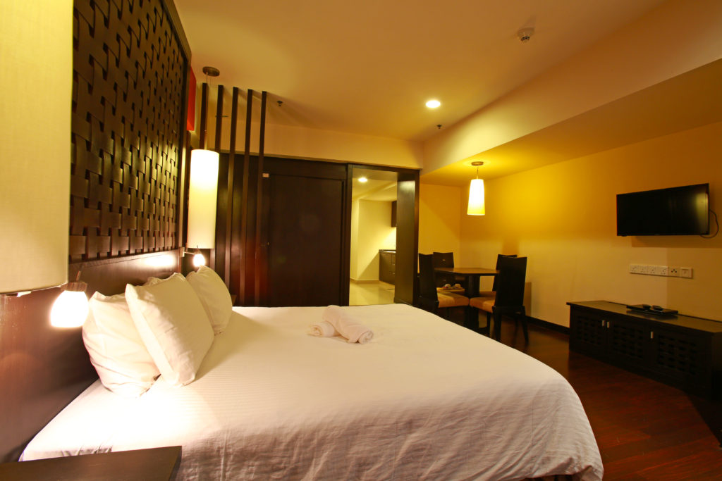 Deluxe King Studio – Resort Suites Hotel